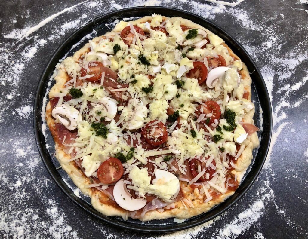 Pizzadeeg maken - Makkelijk, Simpel en Lekker - Jummys